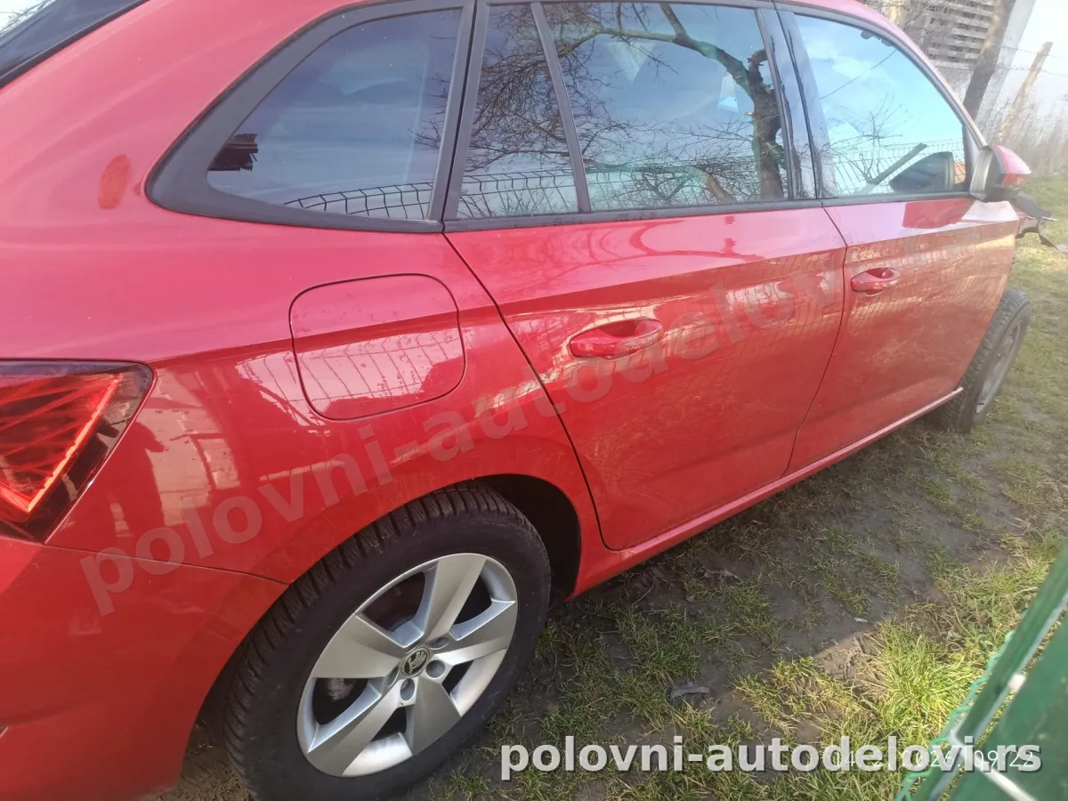 Skoda scala zadnja desna vrata