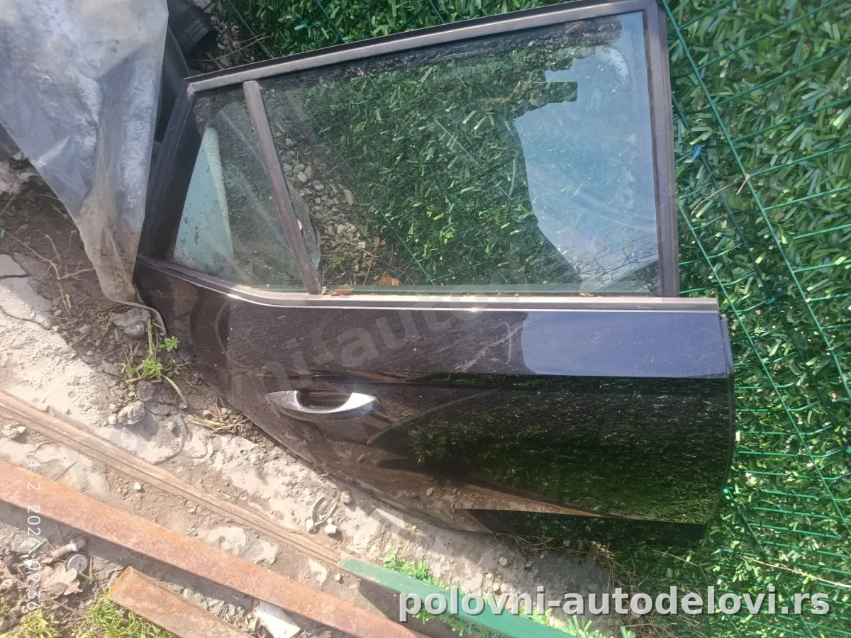Zadnja desna vrata skoda fabia 3