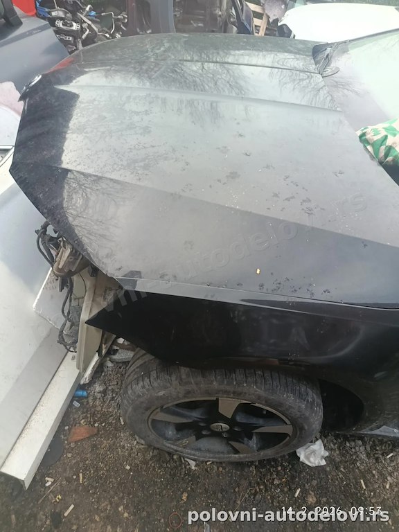 Prednje levo krilo skoda octavia A7