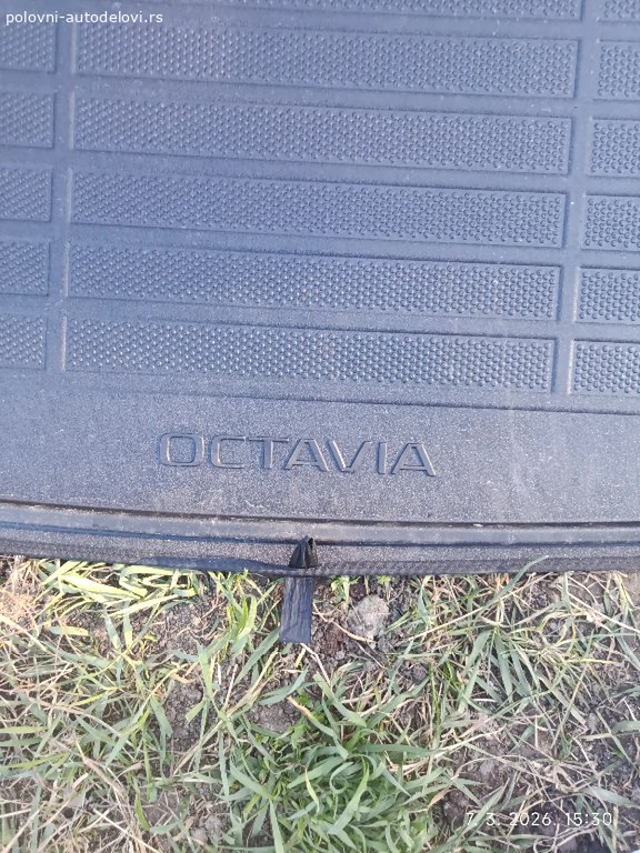 Kadica, ili tepih gepeka za Octavia a7 limuzina.