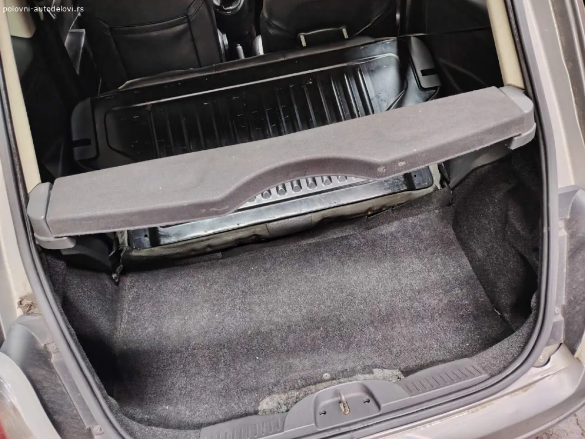 Fiat 500 daska gepeka Originalni delovi Moguca ugradnja del