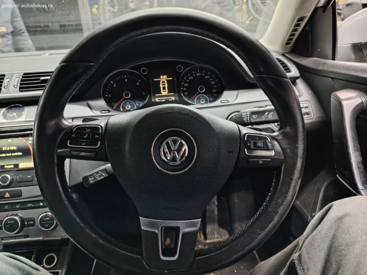 Pasat b7 volan sa airbeg Originalni delovi Moguca ugradnja