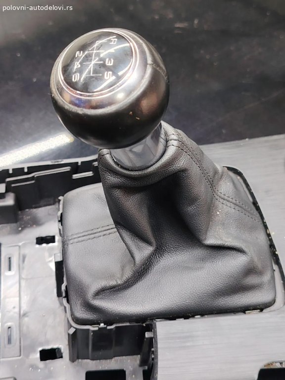 Audi a3 v8 ručica menjača 2012-2020 Originalni delovi Mogu
