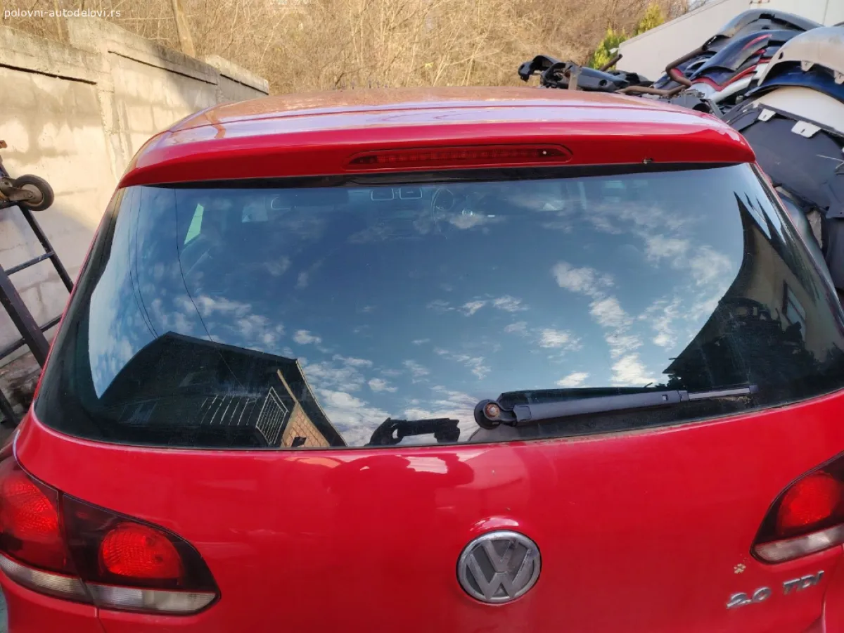 Golf 6 zadnje staklo 5 vrata fabrički zatamljeno Originalni