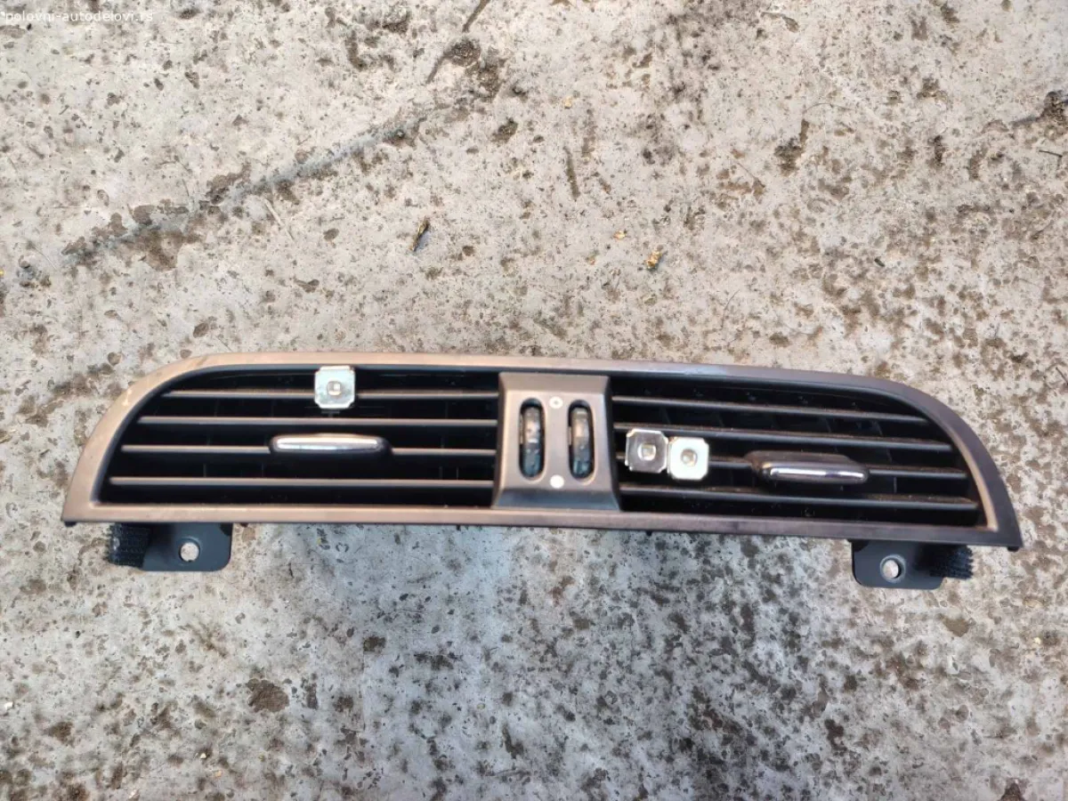 Fiat 500 ventilacija Originalni delovi Moguca ugradnja delo