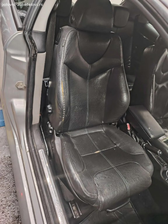 Alfa Romeo GT kožna sedista Originalni delovi Moguca ugradn