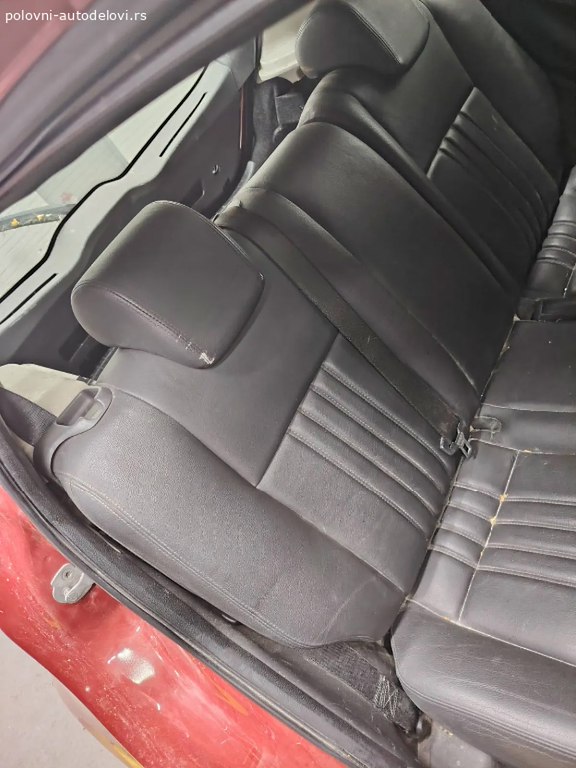 Alfa Romeo 147 5v kožni enterijer Originalni delovi Moguca