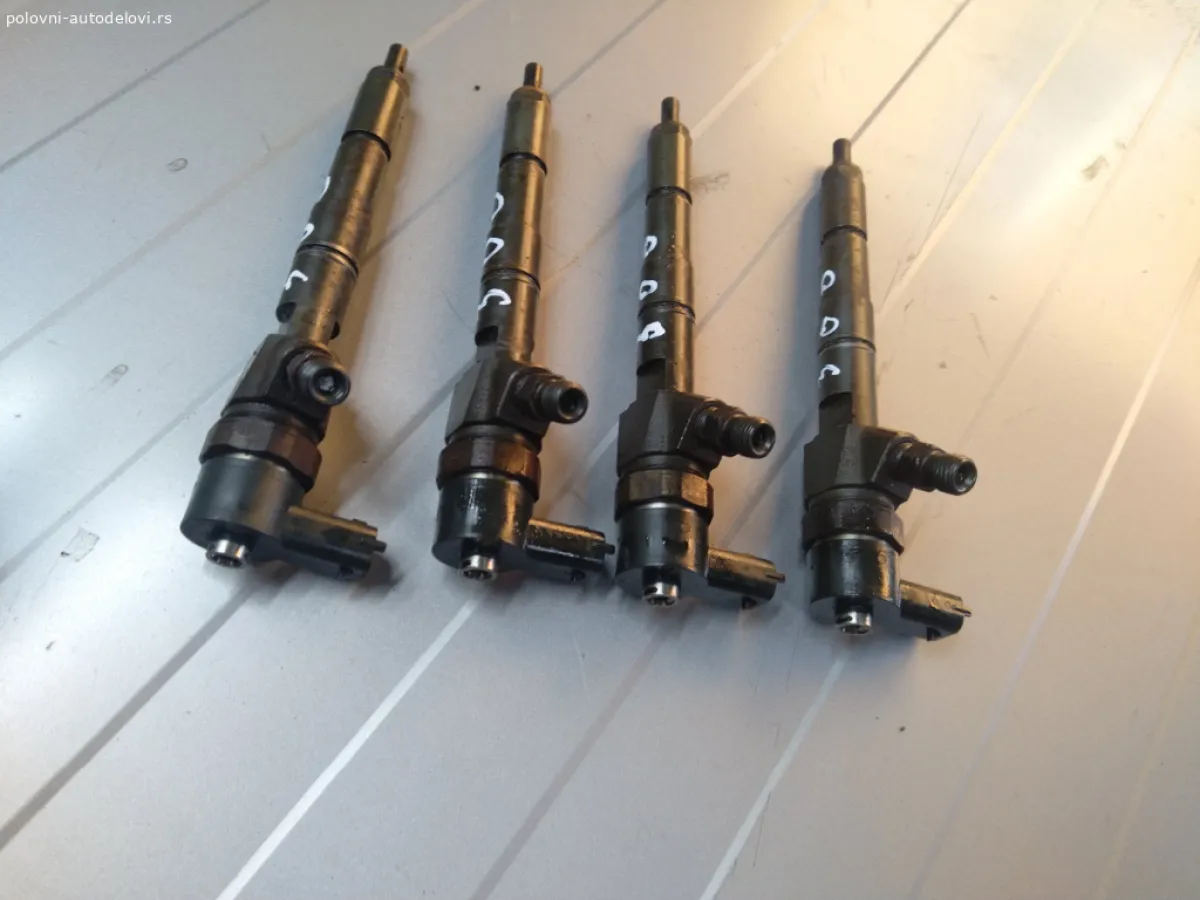 Lancia delta 1.6 jtd 105 ks dizne 300 Originalni delovi Mog