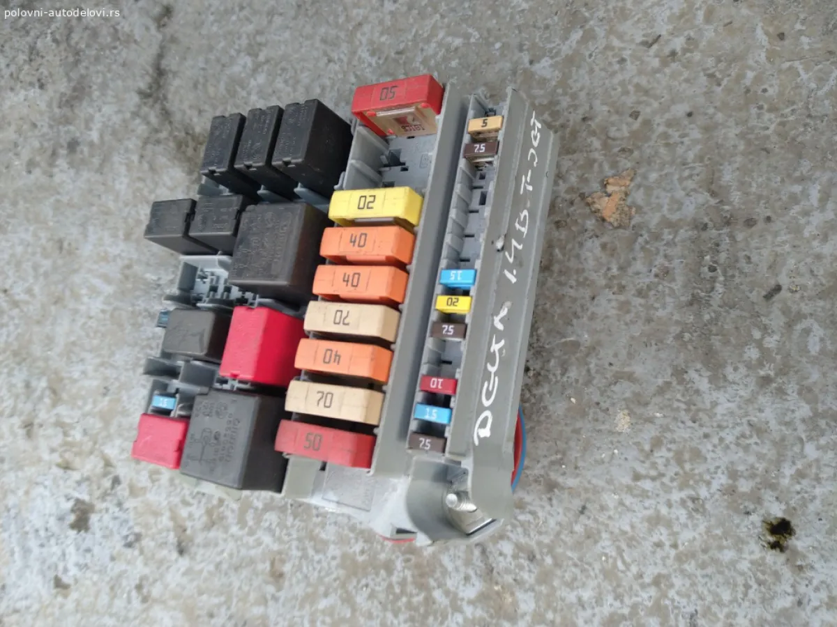 Lancia delta 1.4 T jet kutija sa relejima Originalni delovi