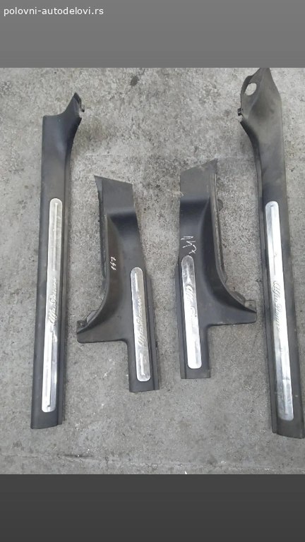 Alfa Romeo 147 unutrašnji pragovi Originalni delovi Moguca