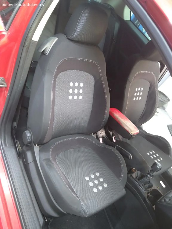 Fiat Grande Punto sedista sporting Originalni delovi Moguca