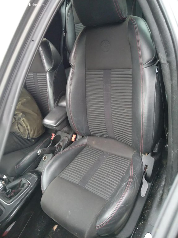 Alfa Romeo Giulietta sedista polu koza 2 Originalni delovi
