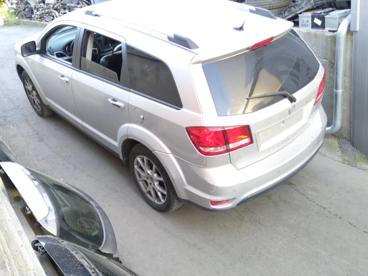 Fiat freemont levo staklo Originalni delovi Moguca ugradnja