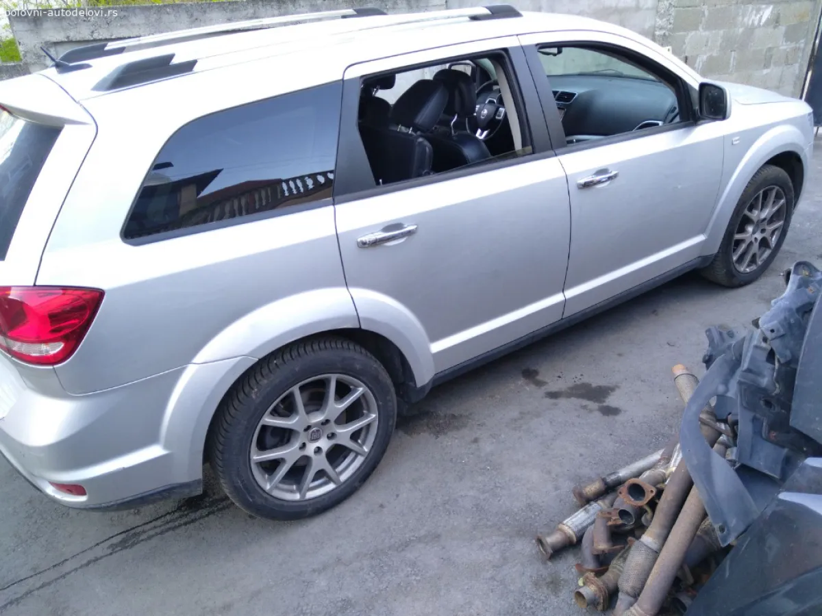 Fiat freemont desno staklo Originalni delovi Moguca ugradnj