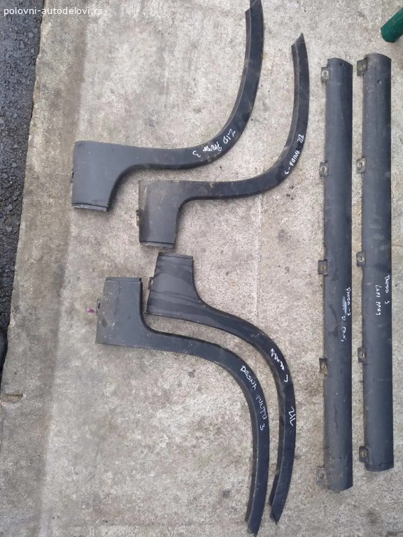 Fiat panda 3 plastike ruba sajtne krila 4x4 Originalni delov