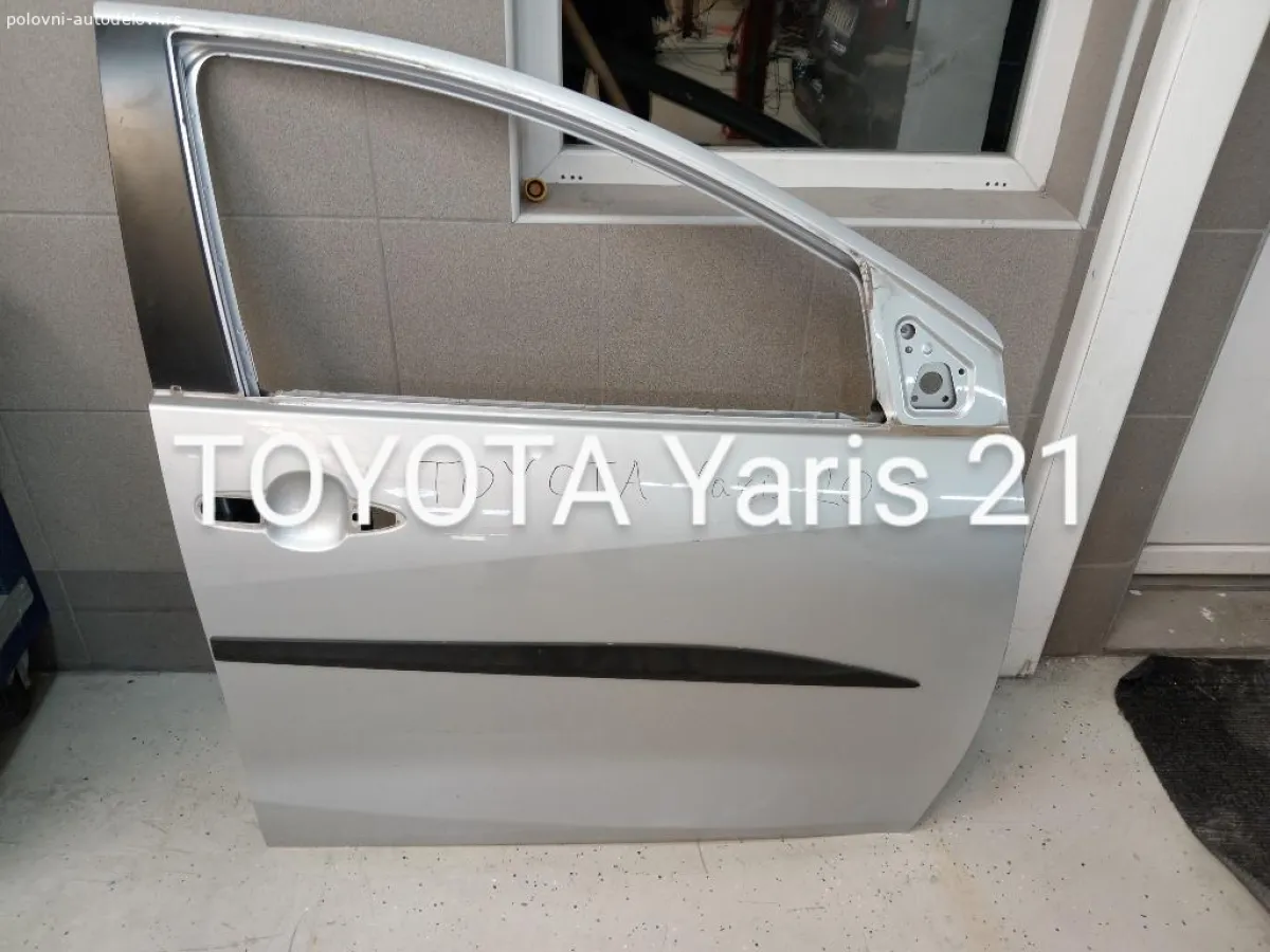 Toyota Yaris vrata P/D