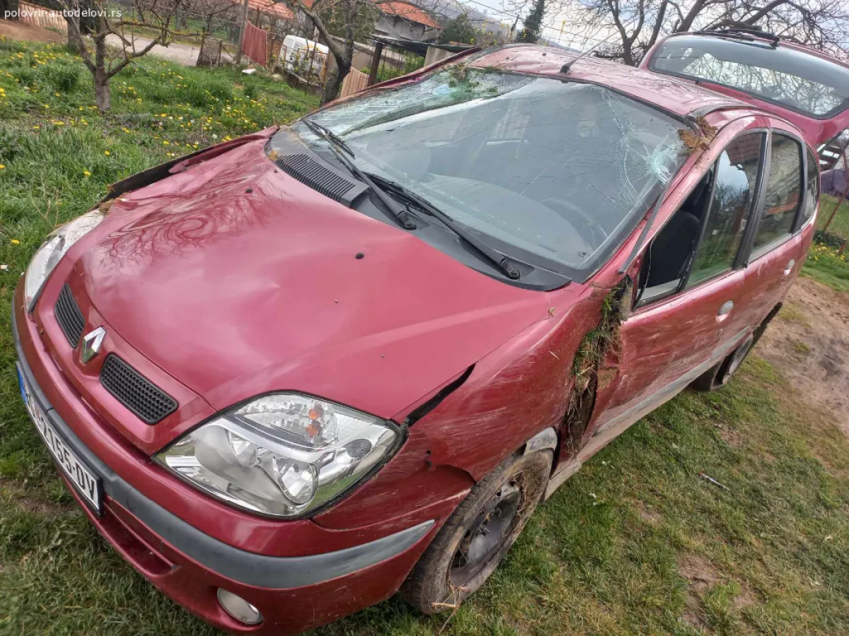 AUTO SE PRODAJE ISKLJUCIVO U DELOVIMa
