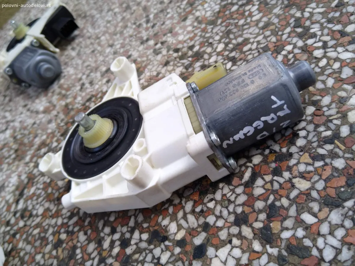 Fiat freemont motor podizača stakla zadnji desni Originalni