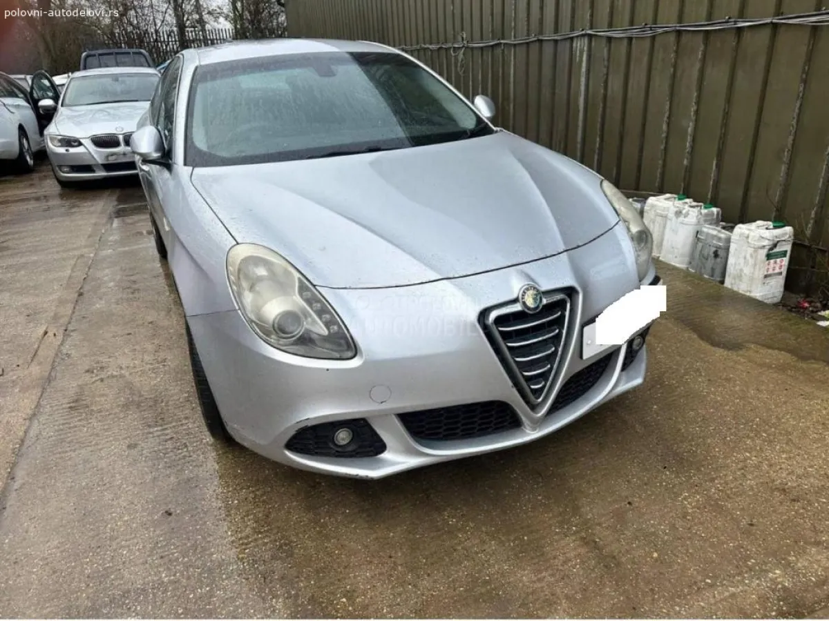 Alfa Romeo Giulietta hauba kod boje 620/B