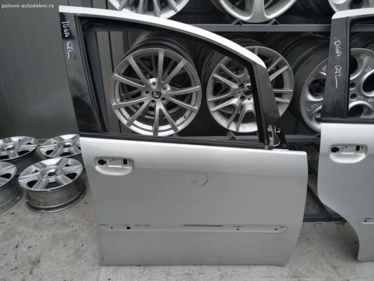 Fiat Idea prednja desna vrata kod boje 612 Originalni delovi