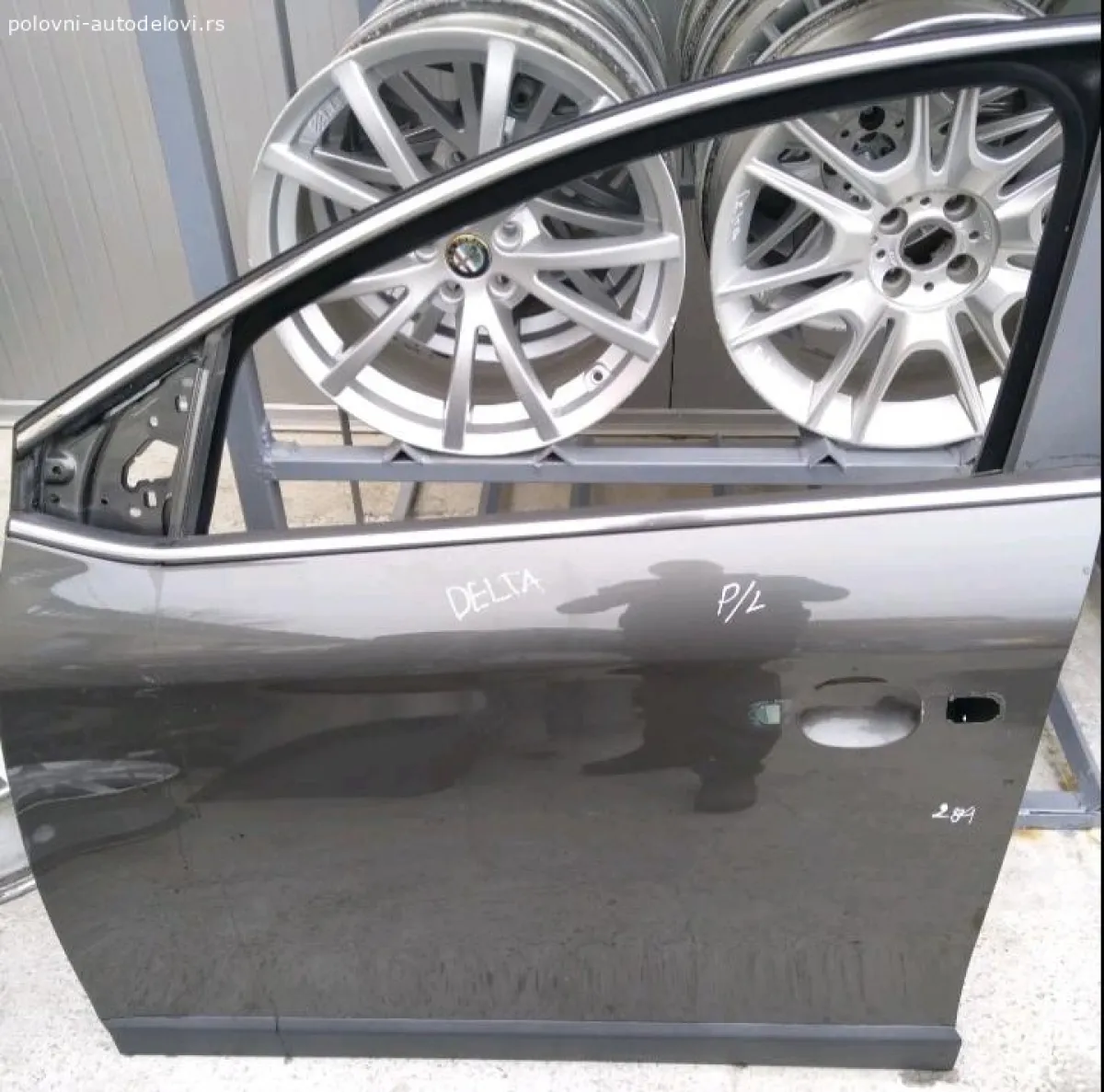 Lancia delta prednja leva vrata kod boje 284 Originalni delo
