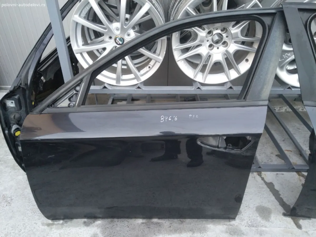 Alfa Romeo 159 prednja leva vrata kod boje 876 /B Originalni