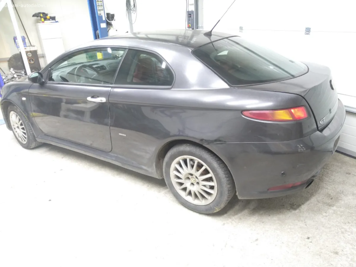 Alfa Romeo GT vrata kod boje 639