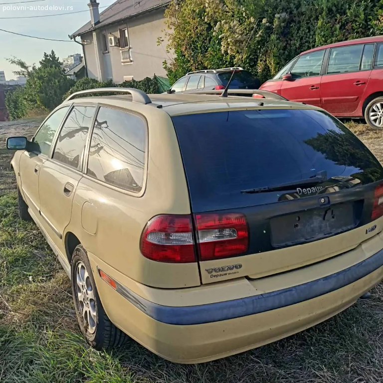 Volvo s40,v40 delovi