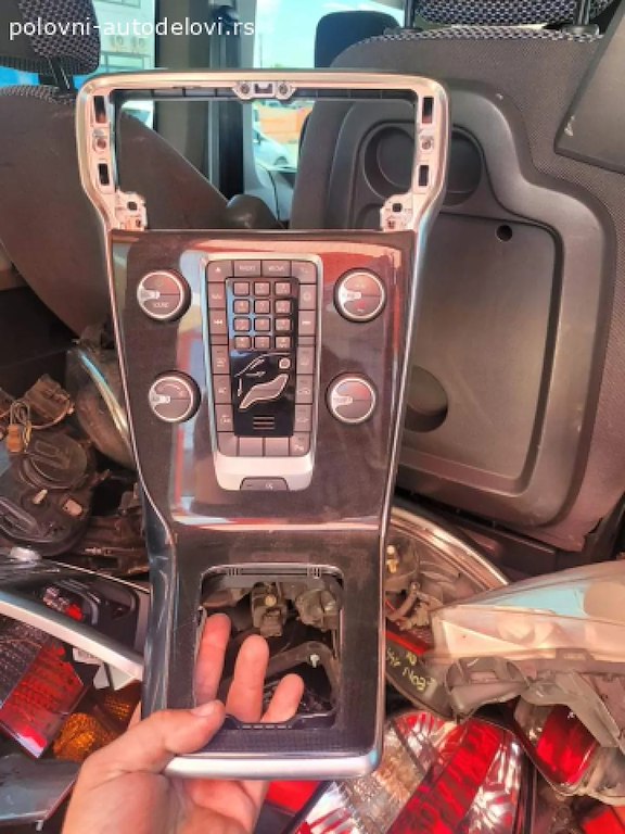Volvo novi i polovni delovi
