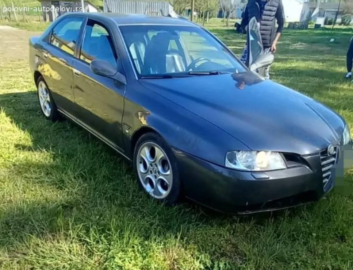 Alfa Romeo 166 ristajling vrata