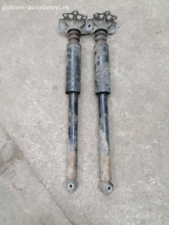 Fiat grande punto zadnji amortizeri