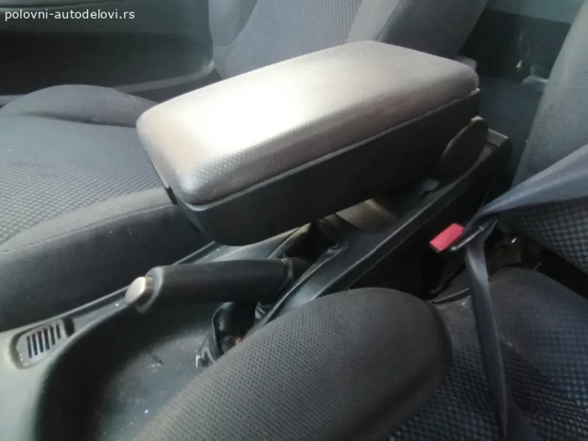 Fiat stilo naslon za ruku