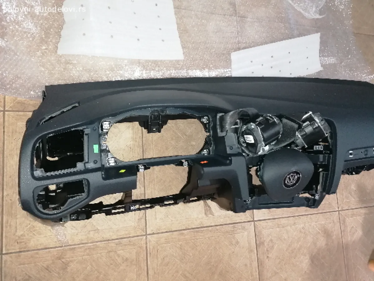 Instrument tabla vw golf 7 originalna 3 airbag 2 pojasa