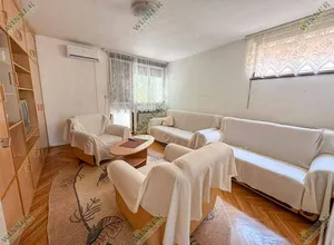 Izdavanje Stan - Beograd, Zemun: Altina - Galenika