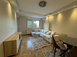 Izdavanje Stan - Beograd, Novi Beograd: Bežanijski blokovi