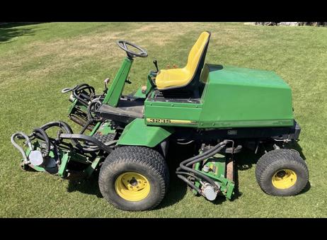 Poljoprivredna mašina John Deere 3235A