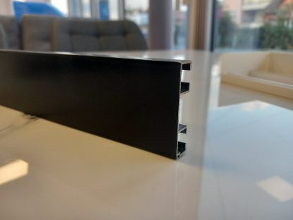 Garnisna plafonska aluminiumska 2KA crna