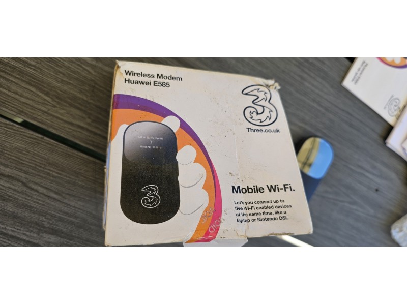 Huawei E585 Mobile Wi-Fi Džepni ruter (Wireless Modem)
