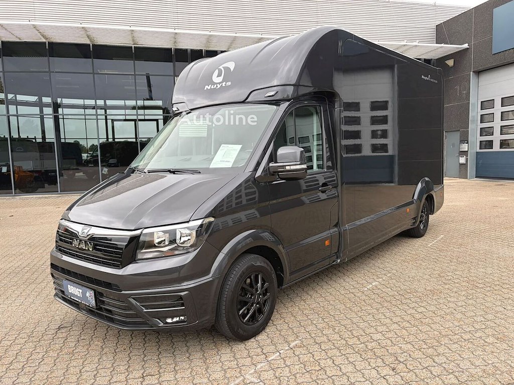 MAN TGE 3.180 A8 L4 kamion za prevoz konja