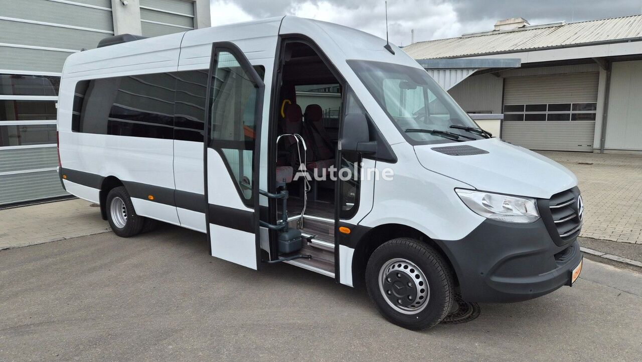 Novi Mercedes-Benz 319 putnički minibus
