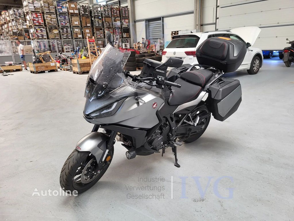 Prodaje se Honda NT1100D skuter na aukciji