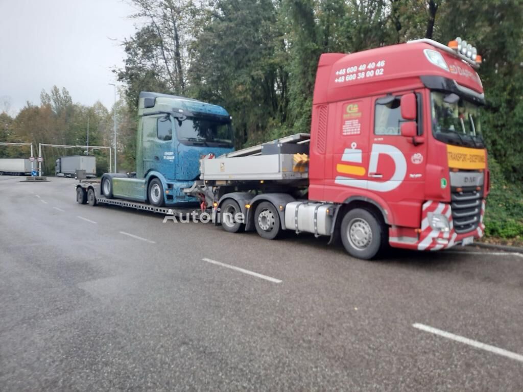 DAF XF 106 530 tegljač + poluprikolica sa niskom platformom