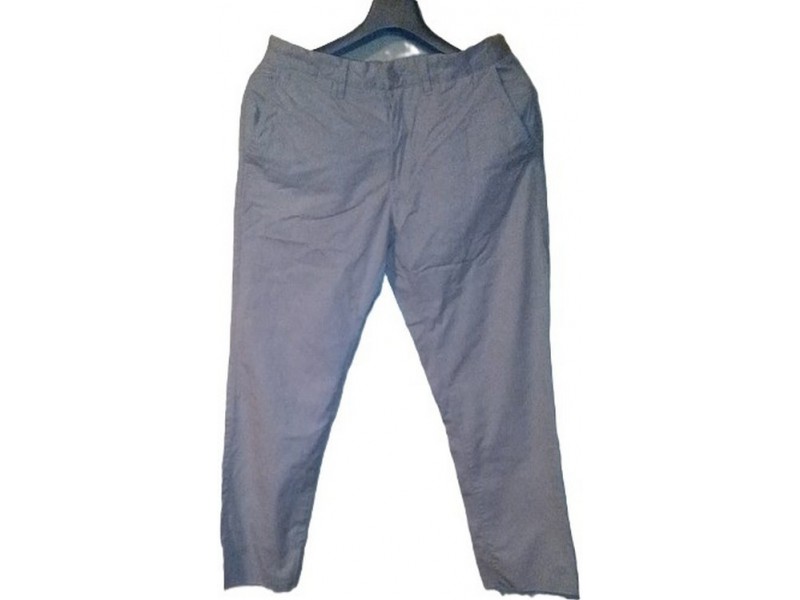 H & M muške bež pantalone. Pamuk 100%. Veli;ina M.