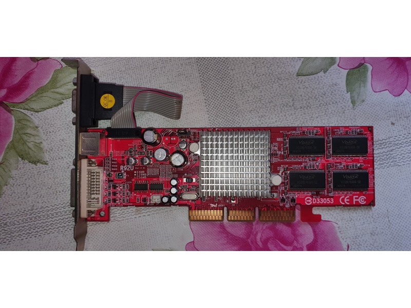 graficka Ati Radeon 9256 256 Mb AGP! CLUB 3D! Kao nova!