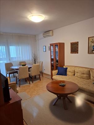 Novi Beograd - Gandijeva 3,5, sreden