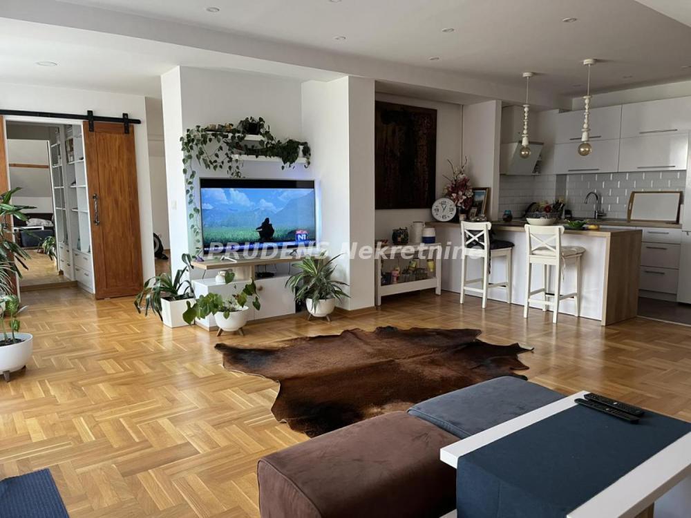 Josipa Šenera, Trosoban stan na prodaju, 137m2, 375.000€