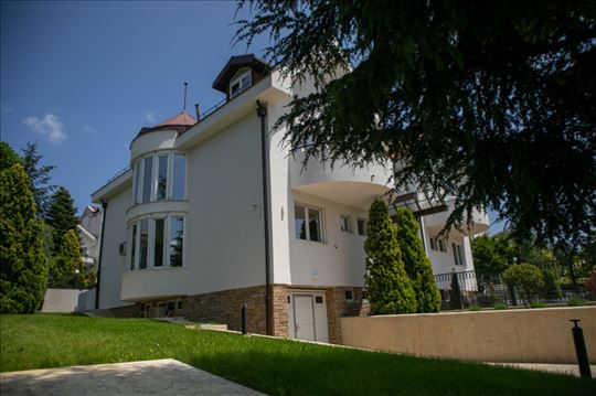 Banovo brdo, lux kuća, u tri nivoa, za pp,ID 19162