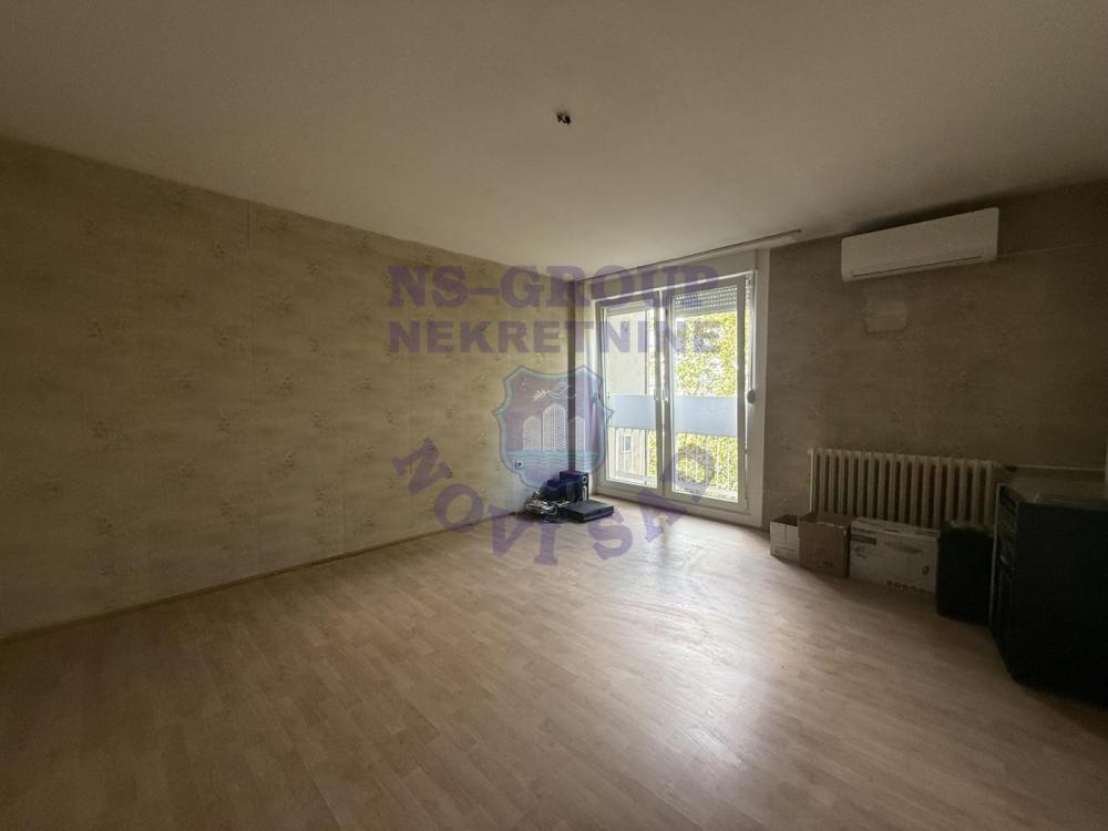 Trosoban stan na prodaju, 75m2, 216.300€
