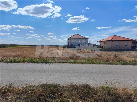 Bečmen, Surčin - građevinski plac 14 ari