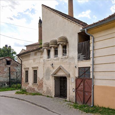 Poslovna Zgrada 250m² - 3 Etaže - Pančevo (A Zona)